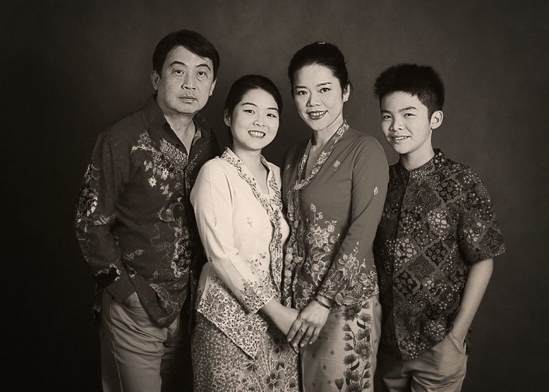 TRADITIONAL_PERANAKAN_OUTFIT_STUDIO_FAMILY_PHOTOGRAPHY_SINGAPORE ...